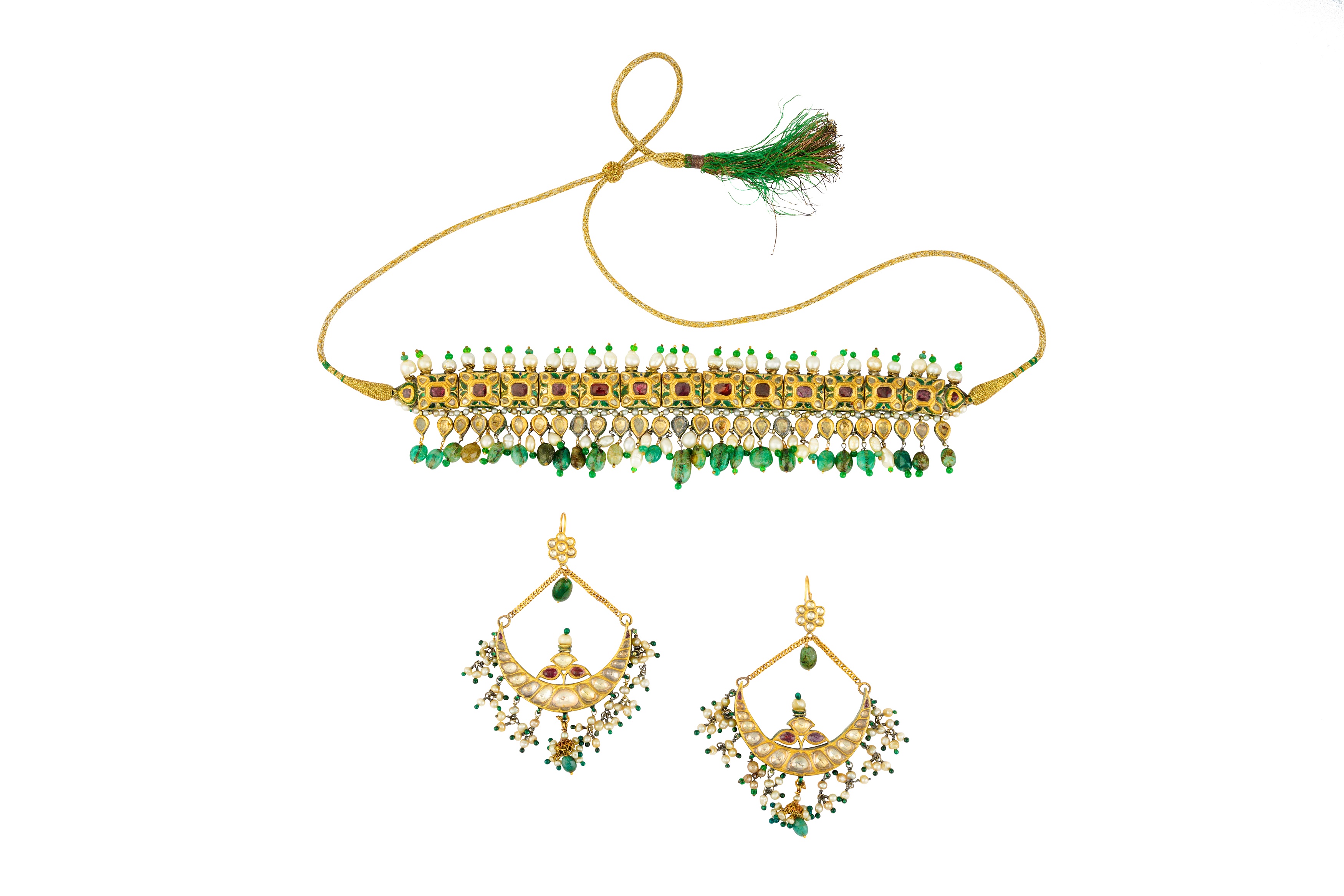 Lot 295 - AN INDIAN JEWELLERY SET WITH AN ENAMELLED