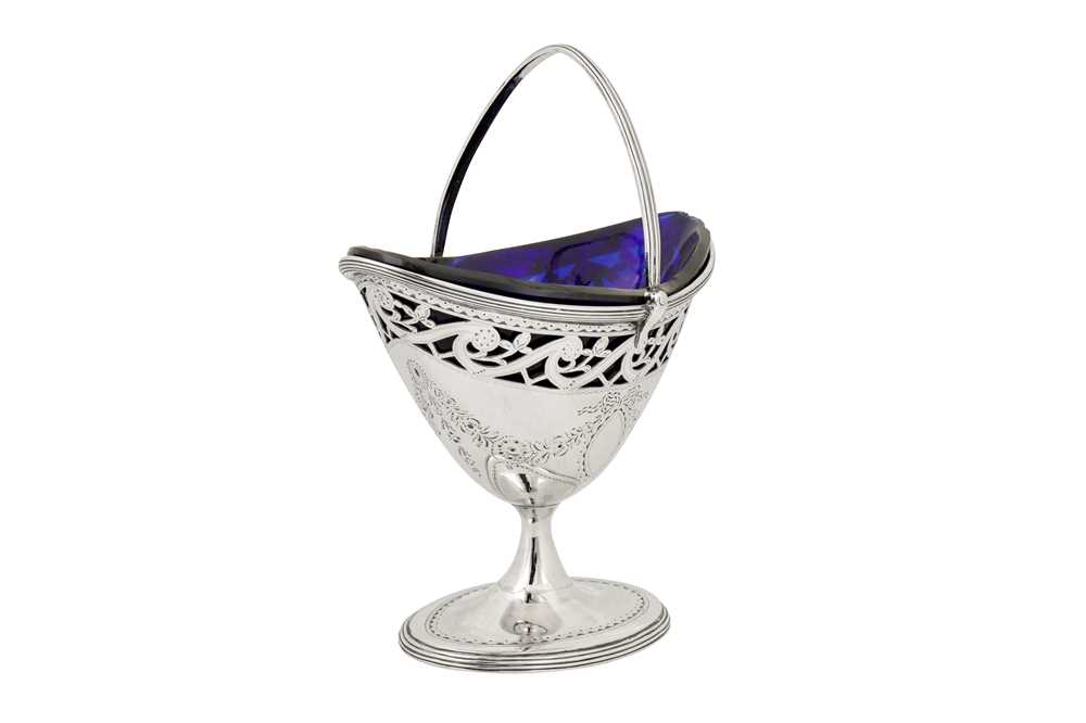 Lot 399 - A George III Irish sterling silver sugar