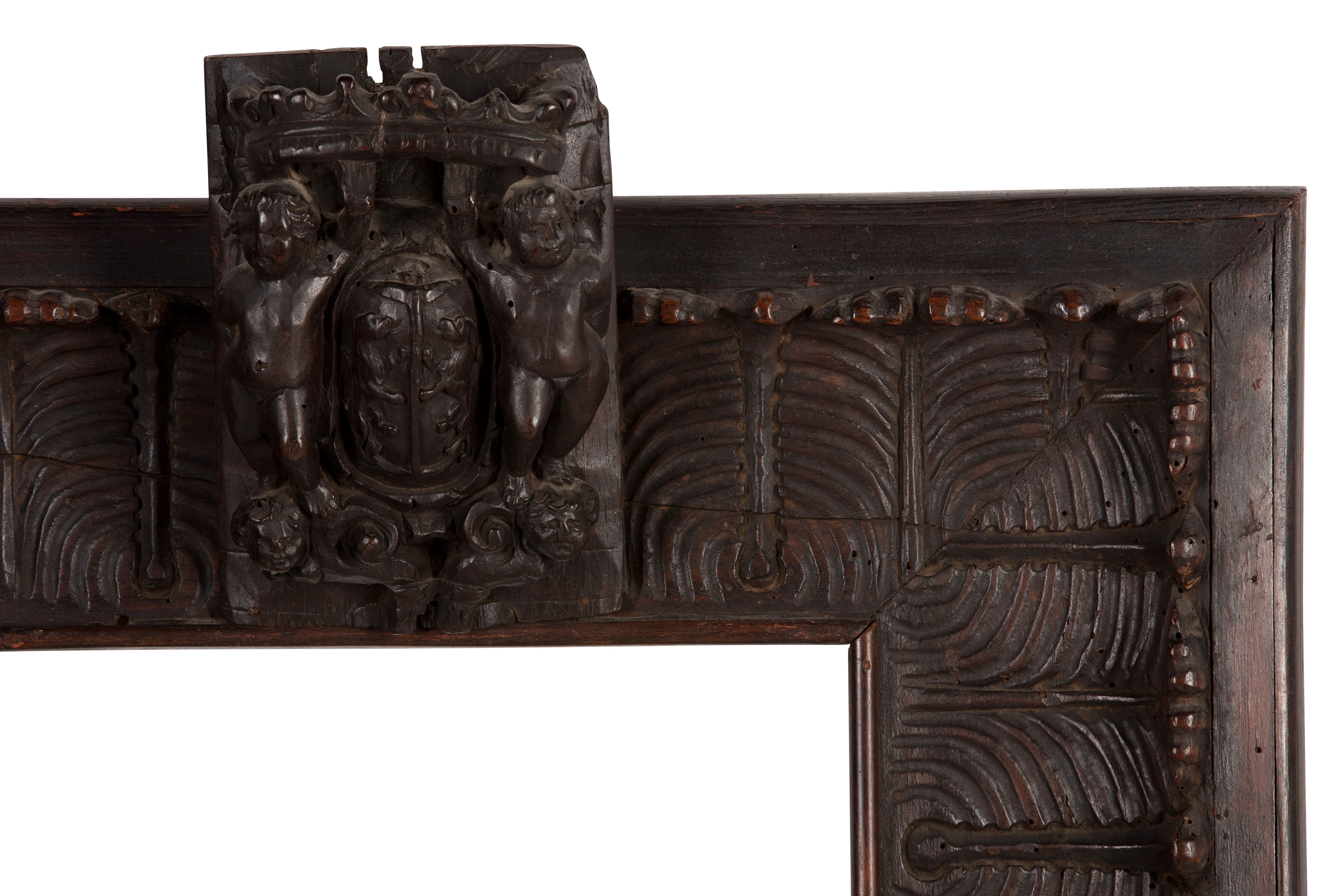 Lot 105 - A DUTCH/FLEMISH 17TH CENTURY CARVED AND