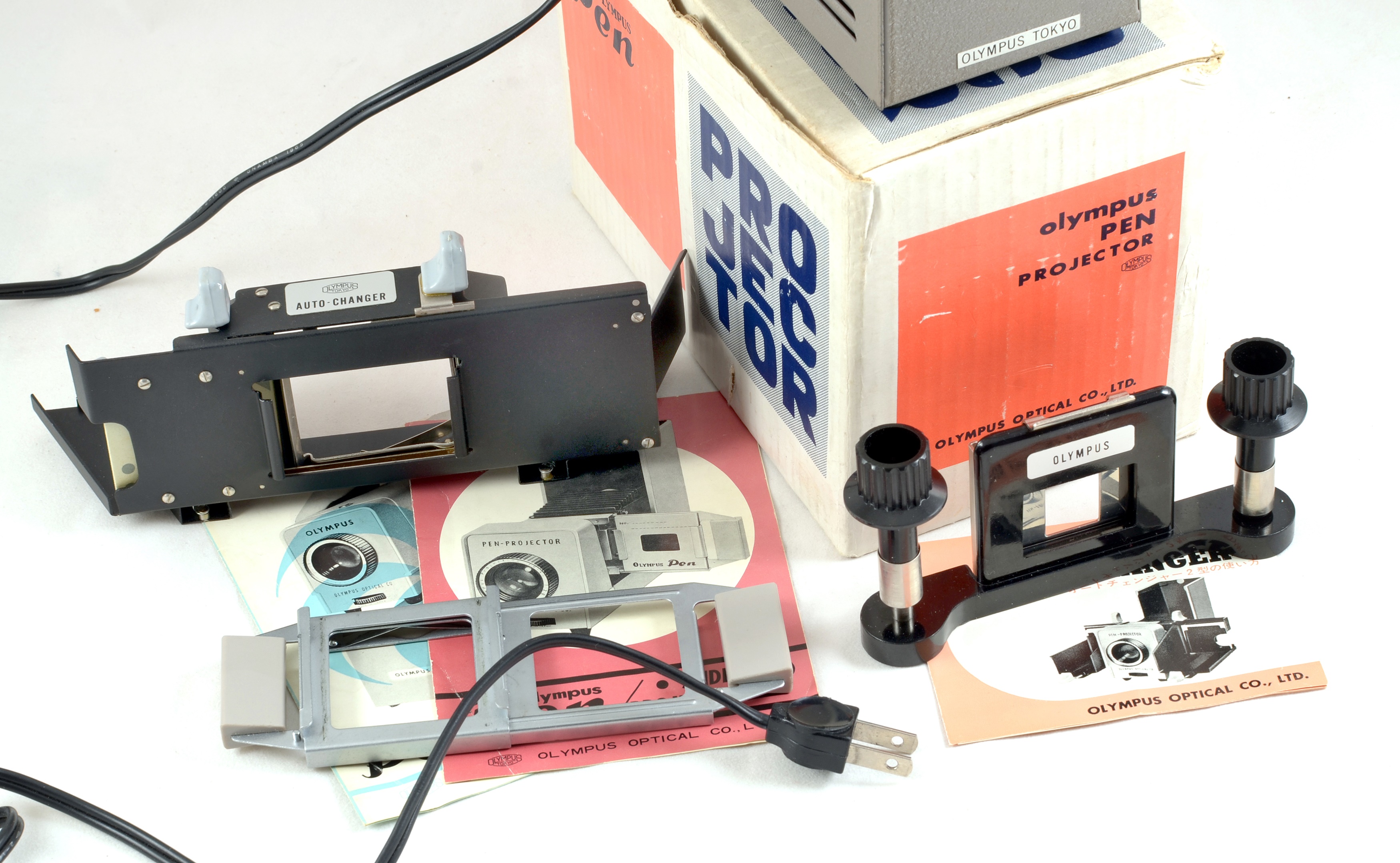 Lot 77 - Olympus Pen Half Frame Slide Projector-2,