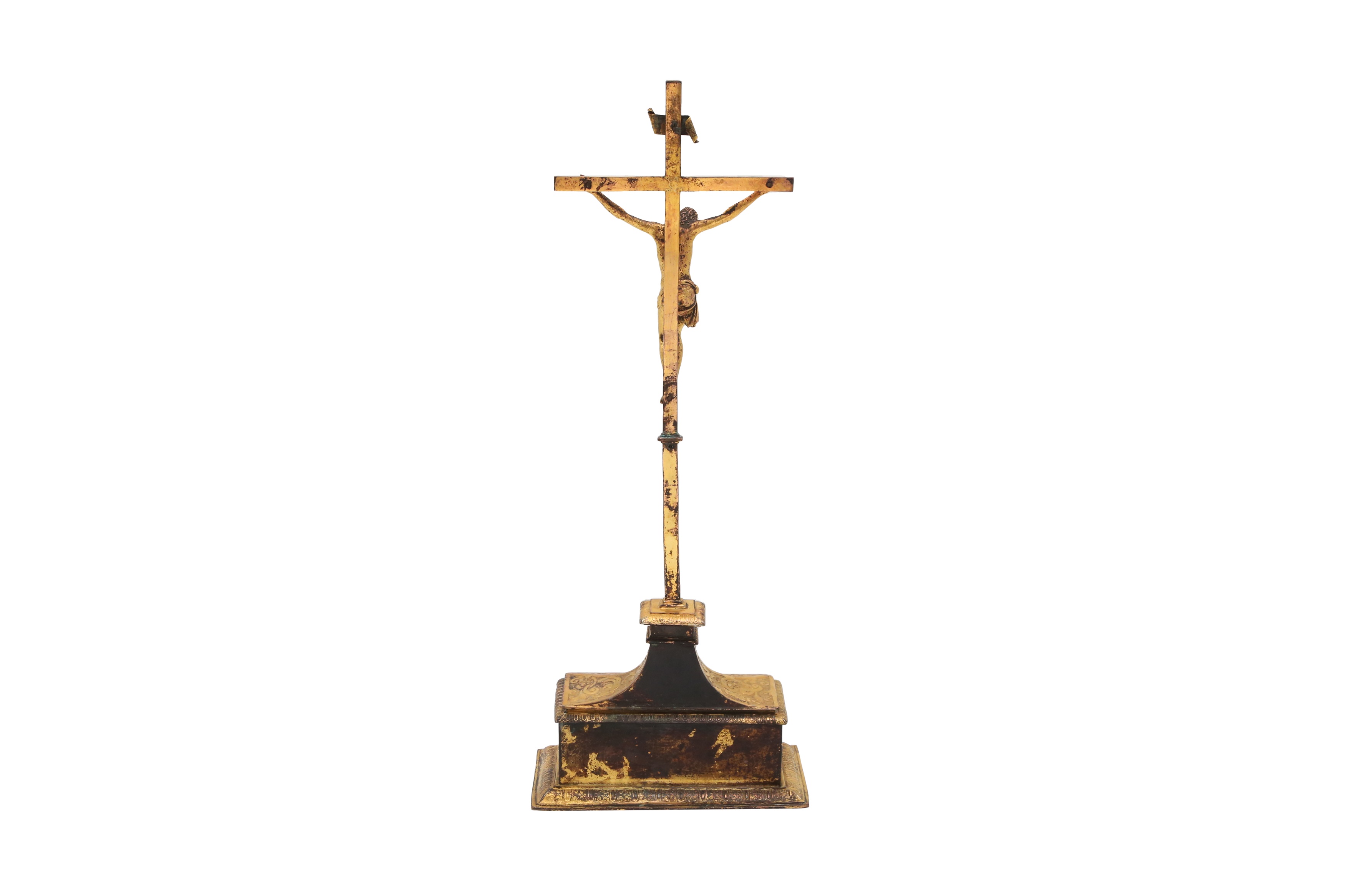 Lot 274 - A GILT METAL ALTAR CRUCIFIX RELIQUARY