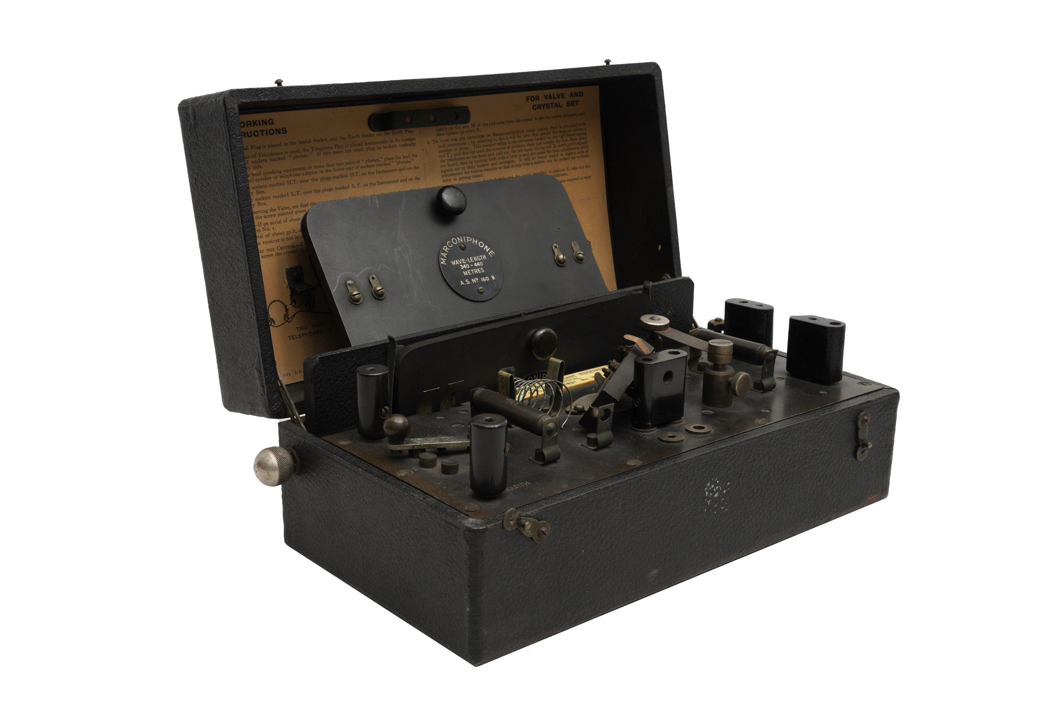 Lot 89 - A "MARCONIPHONE" BROADCAST RECEIVER