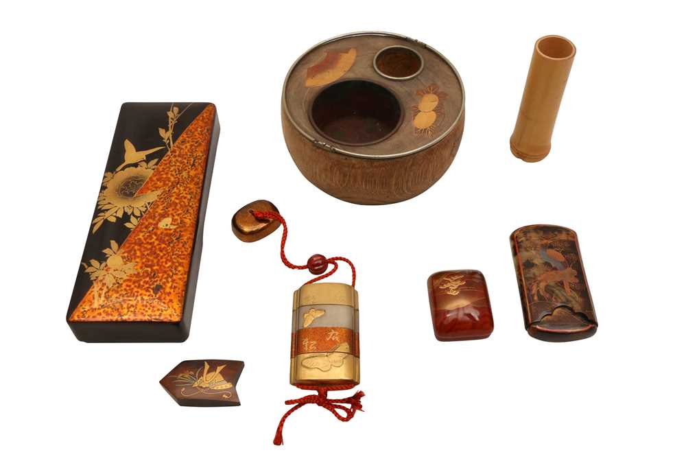 Lot 217 - A GROUP OF JAPANESE OBJECTS