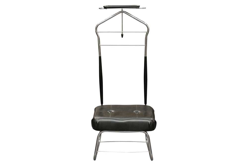 Lot 363 - A CONTEMPORARY GENTLEMANS VALET