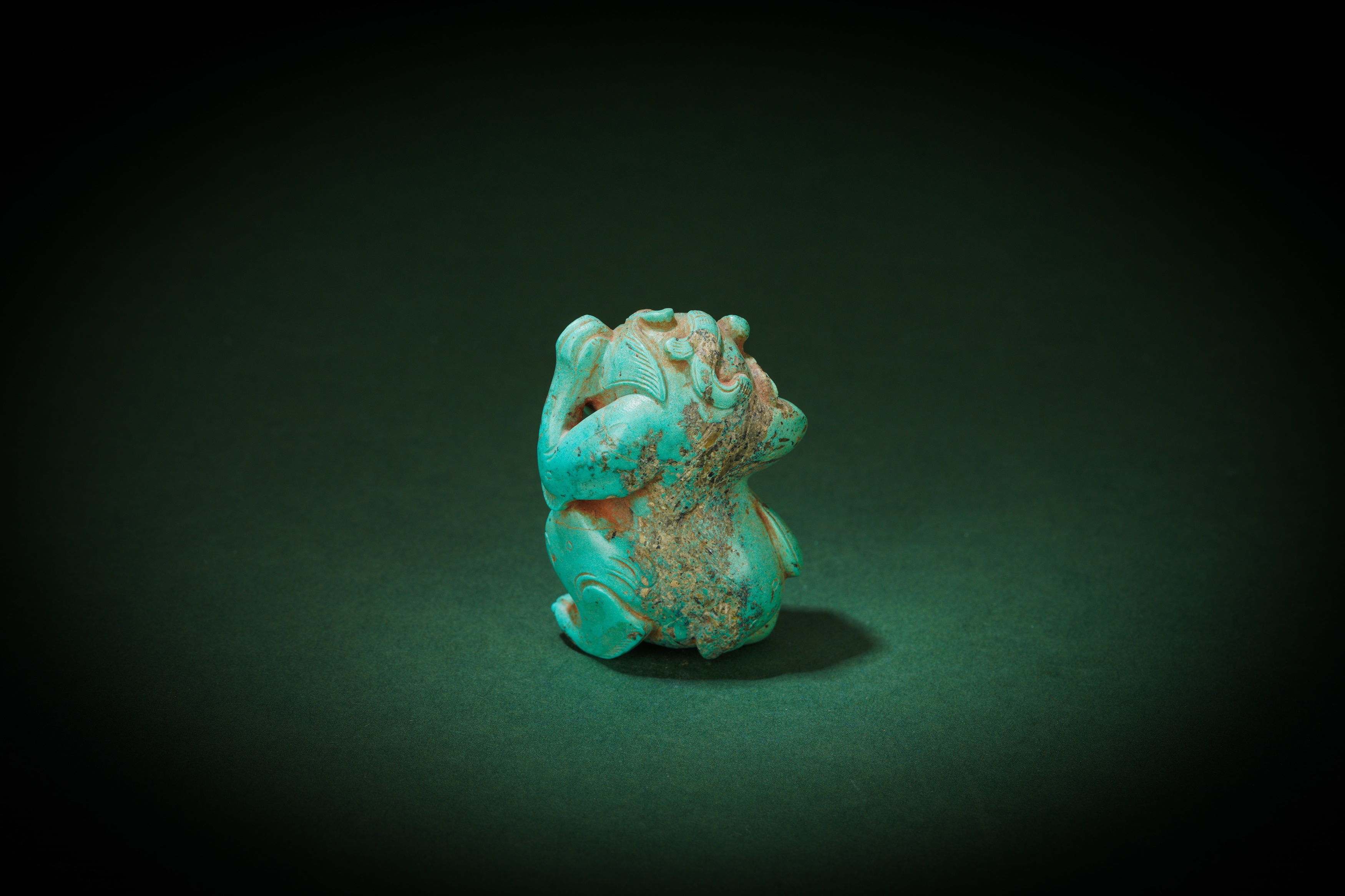 Lot 166 - A CHINESE TURQUOISE CARVING OF A BEAR