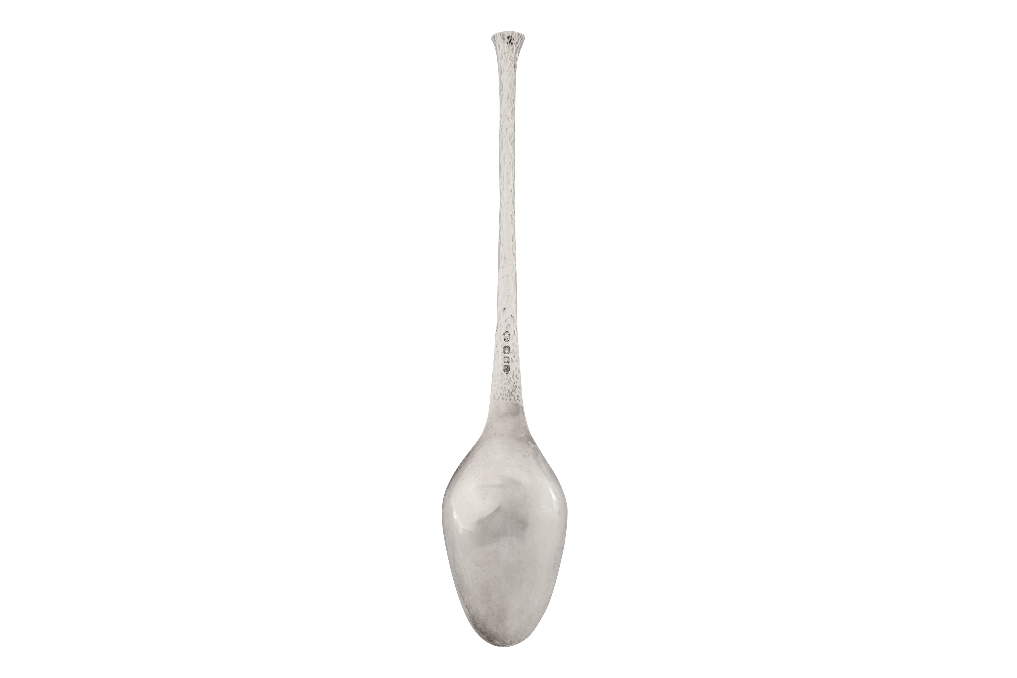 Lot 262 - An Elizabeth II modernist sterling silver