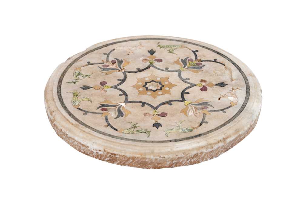 Lot 268 - A MUGHAL PIETRA DURA WHITE MARBLE Lot 268 - A MUGHAL PIETRA DURA WHITE MARBLE