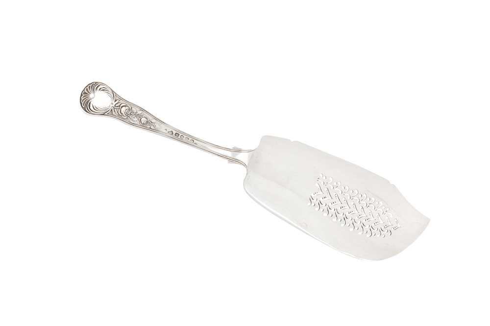 Lot 286 - A George IV sterling silver fish slice,