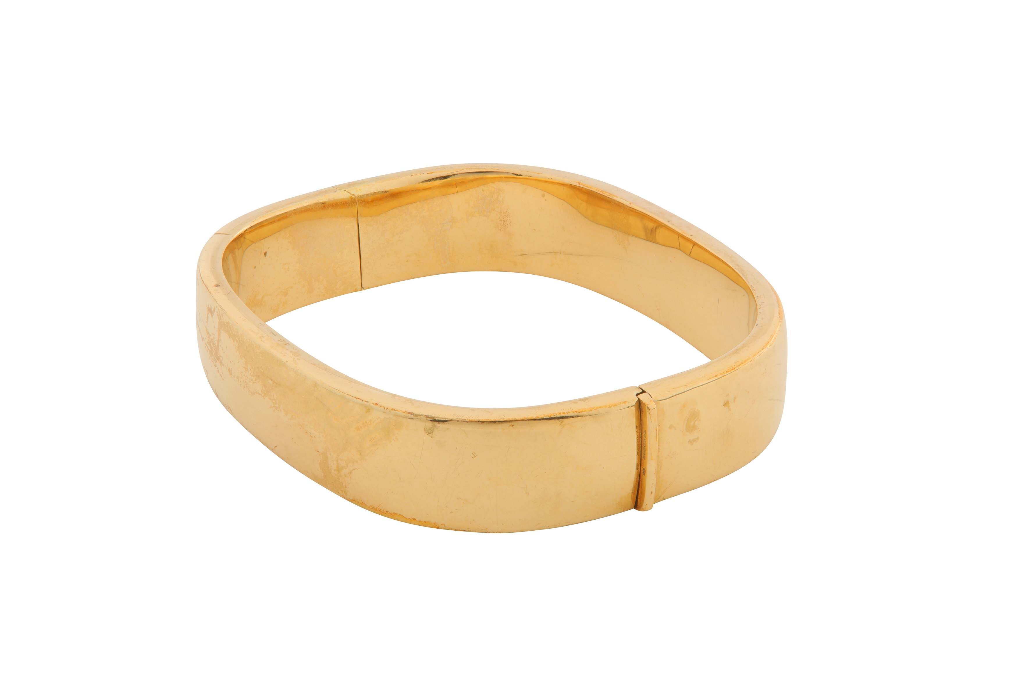 Lot 221 - A SQUARE-SHAPED BANGLE