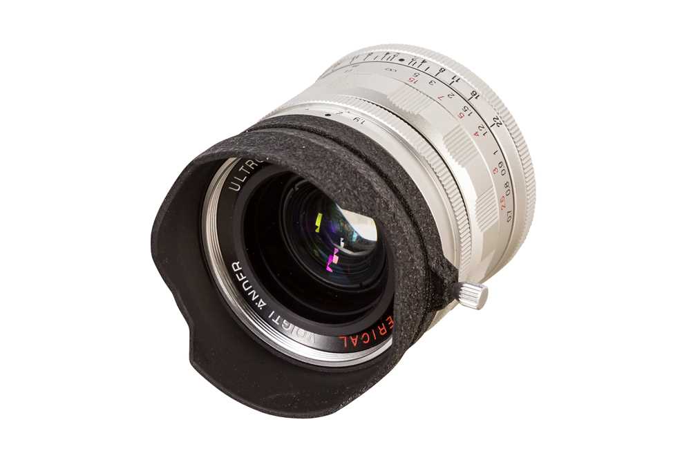 Lot 170 - A Voigtlander 28mm f/1.9 Ultron Aspherical
