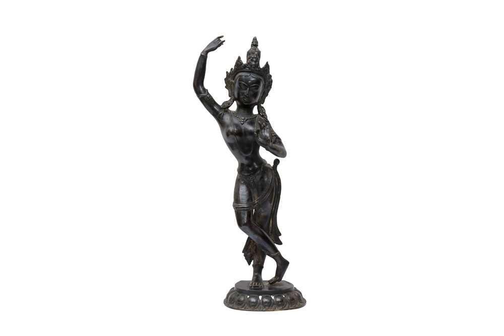 Lot 222 - A NEPALESE BRONZE FIGURE OF DANCING TARA