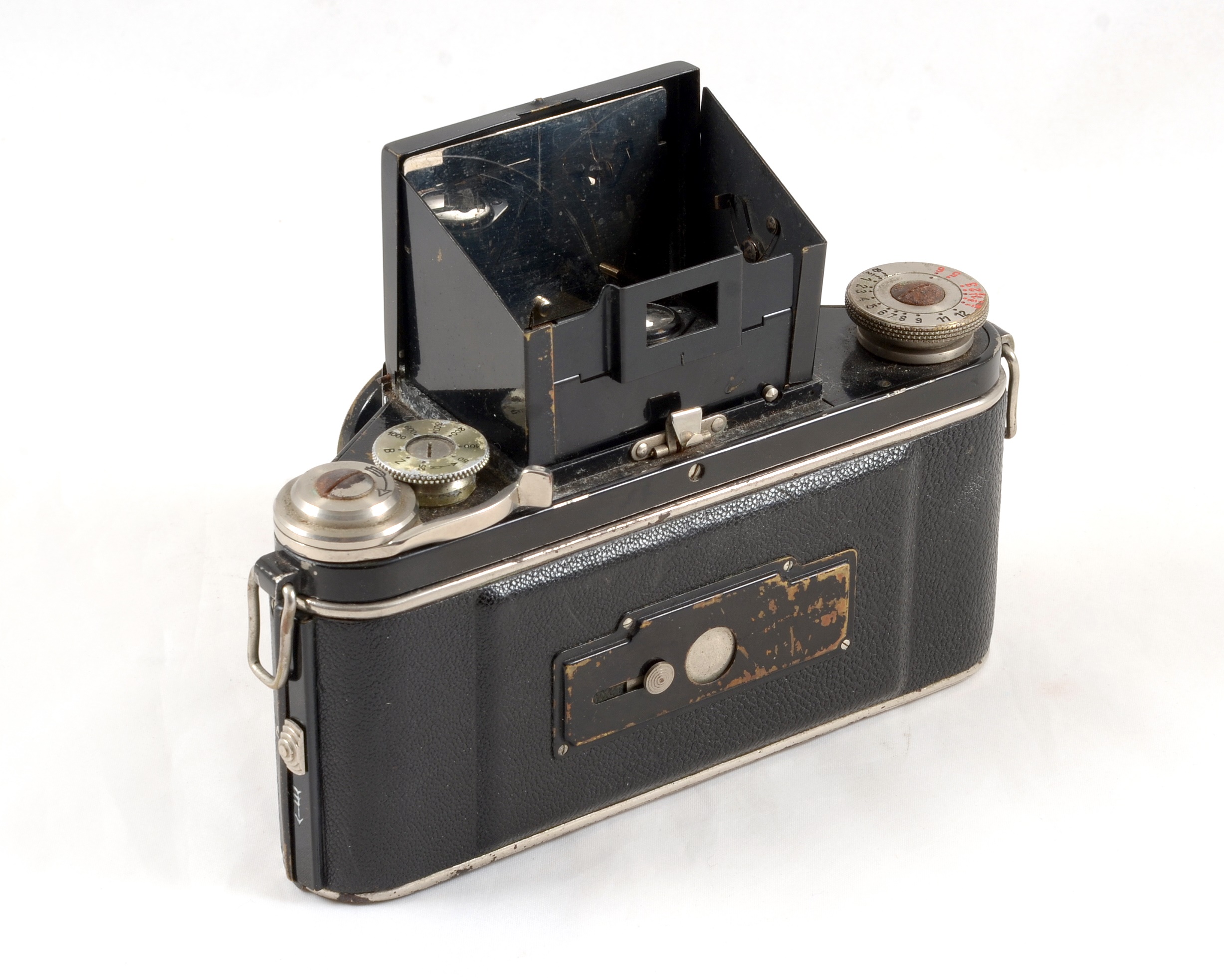 Lot 131 - Black Ihagee Exakta B 127 Format SLR.