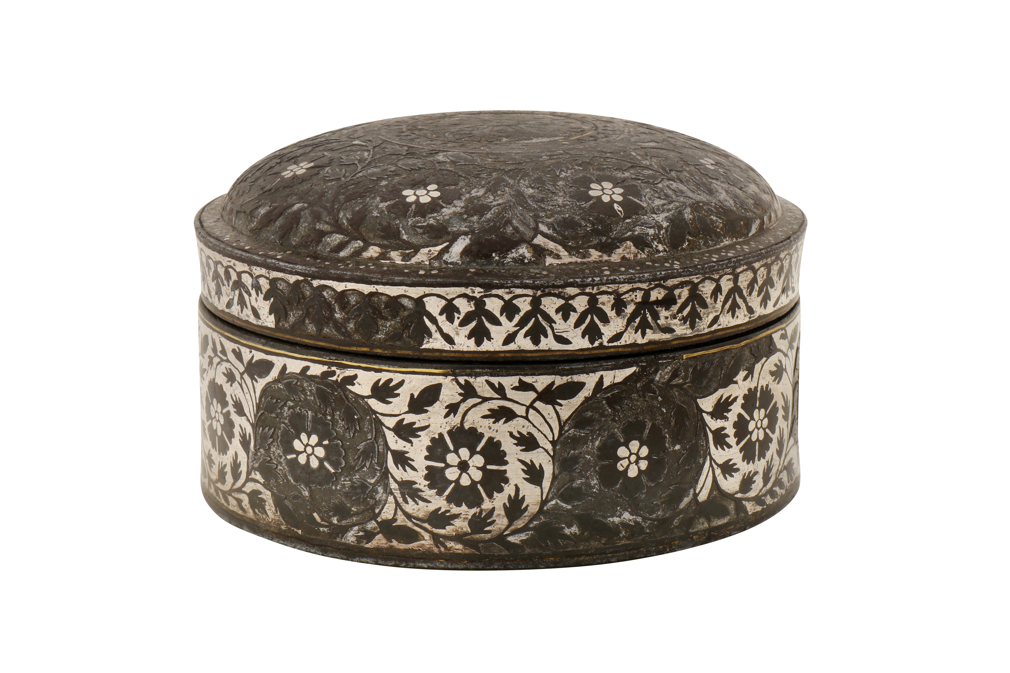 Lot 162 - AN INDIAN 17TH CENTURY BIDRI BOX