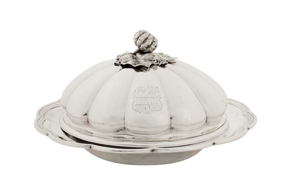 Lot 344 - An early Victorian sterling silver muffin