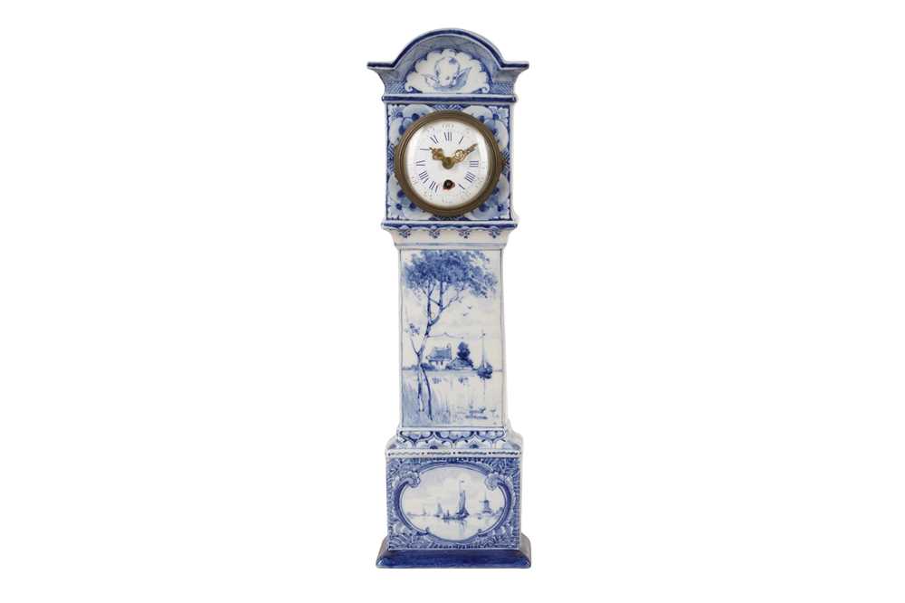 Lot 207 - A LATE 19TH CENTURY DUTCH BLUE & WHITE