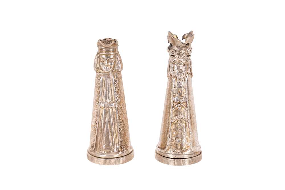 Lot 166 - A cased pair of Elizabeth II sterling silver