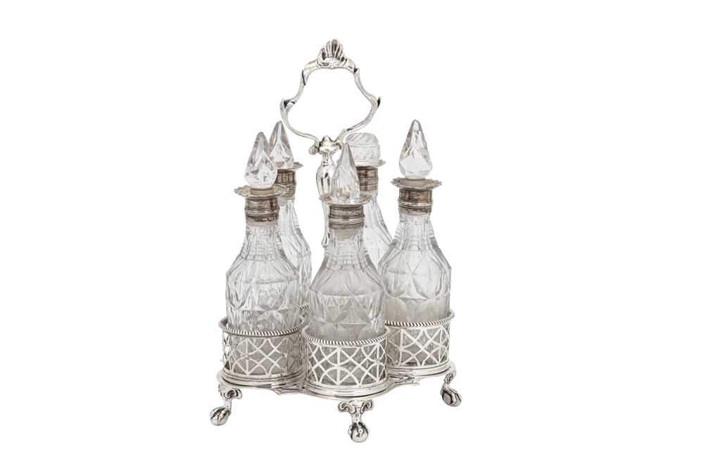 Lot 520 - An early George III sterling silver five