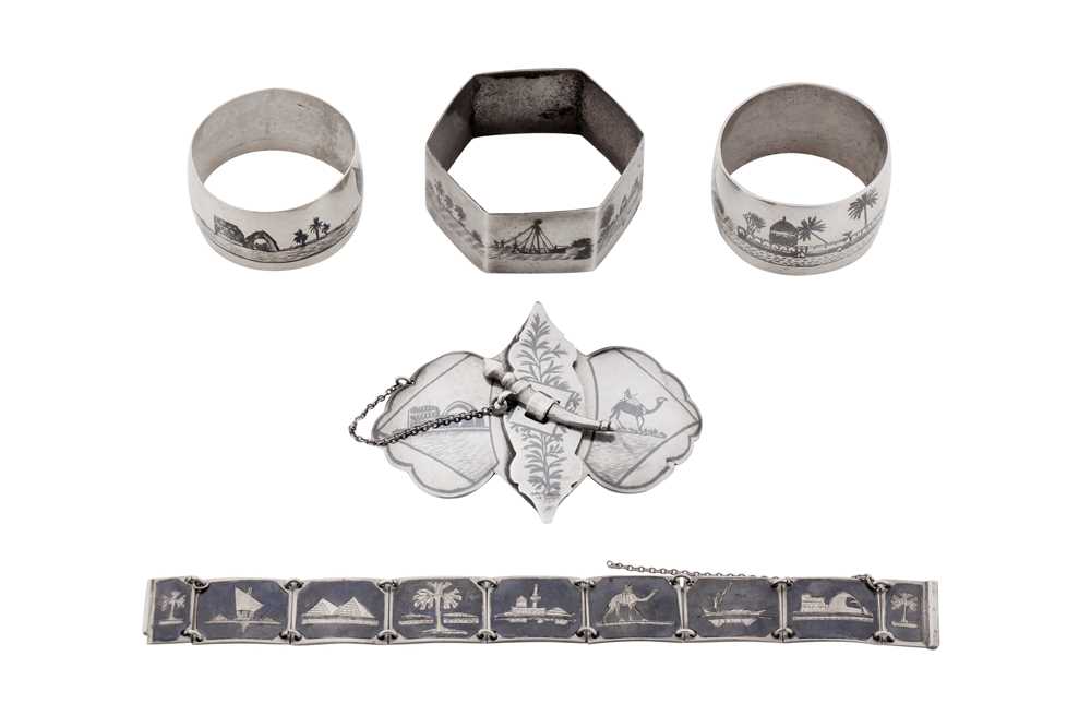 Lot 307 - A mixed group of early to mid-20th century