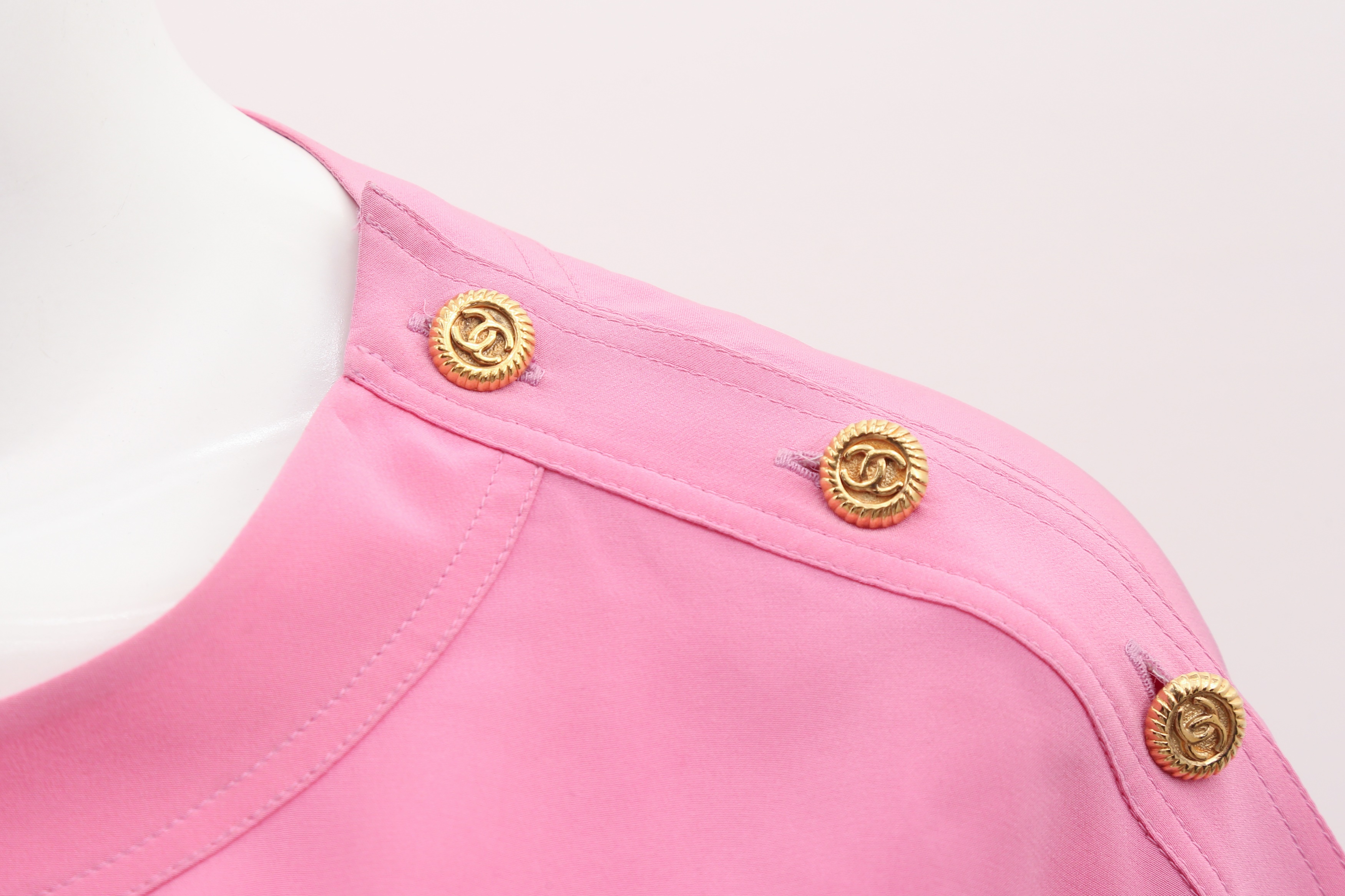 Lot 11 - Chanel Bubblegum Silk CC Blouse - Size 38