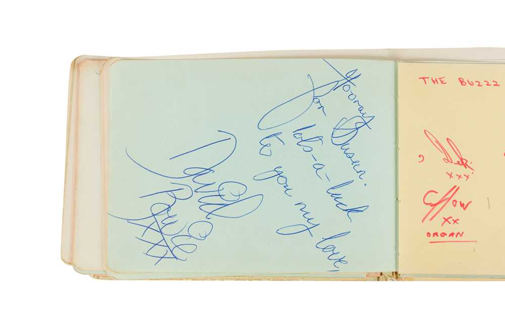 Lot 41 - Autograph Album.- Incl. David Bowie