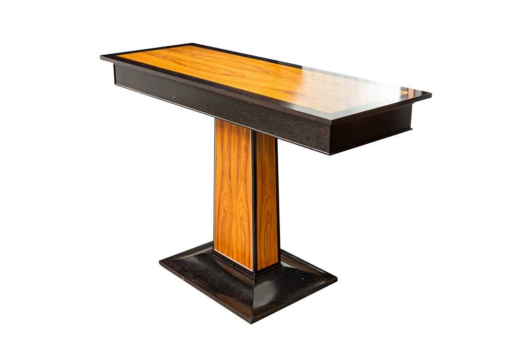 Lot 328 - DAVID LINLEY (BRITISH B.1961)