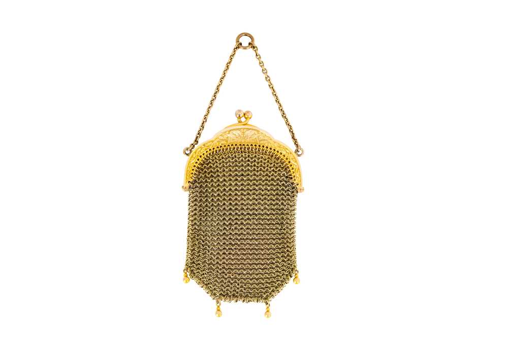 Lot 121 - A MESH WALLET PURSE