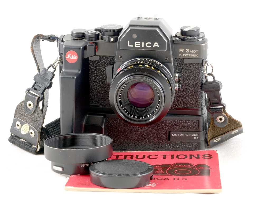 Lot 229 - A Black Leica R3 MOT Electronic & Summicron