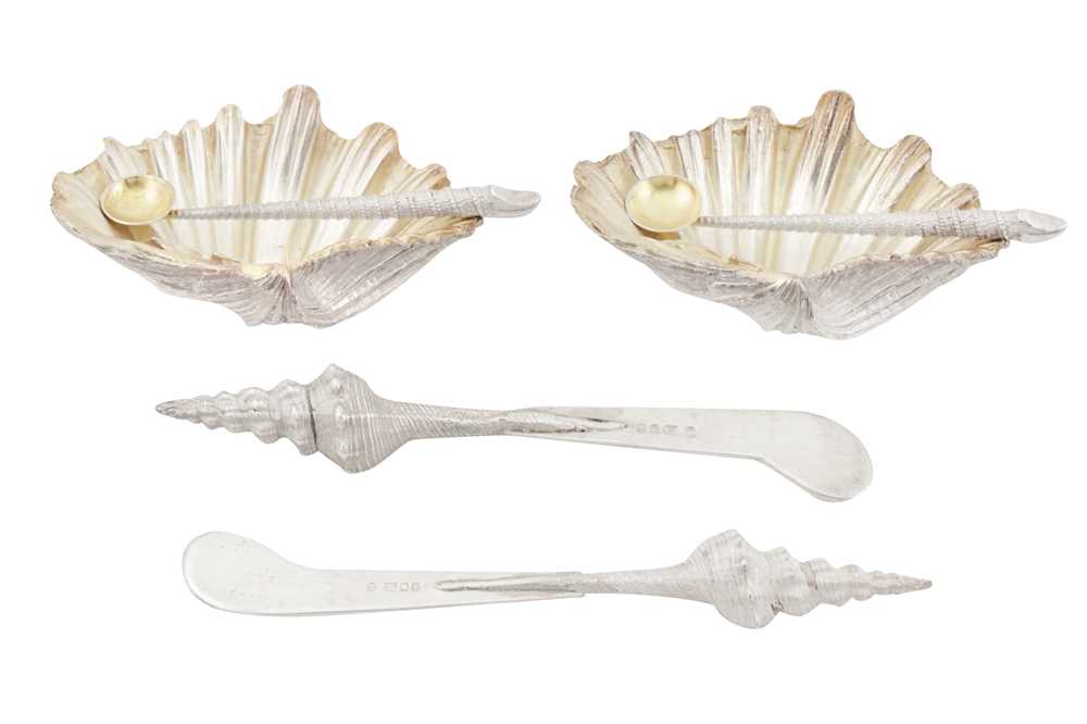 Lot 181 - A PAIR OF ELIZABETH II STERLING SILVER SALTS,
