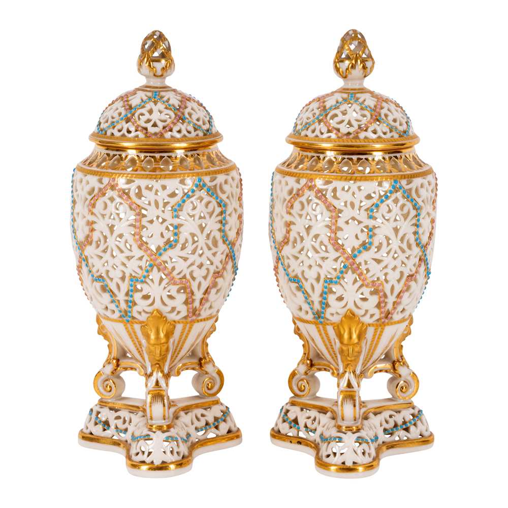 Lot 9 - A pair of Worcester Grainger & Co. reticulated
