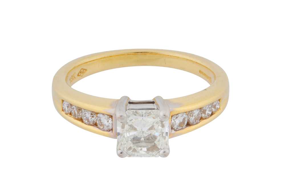 Lot 299 - A diamond ring, circa 2006