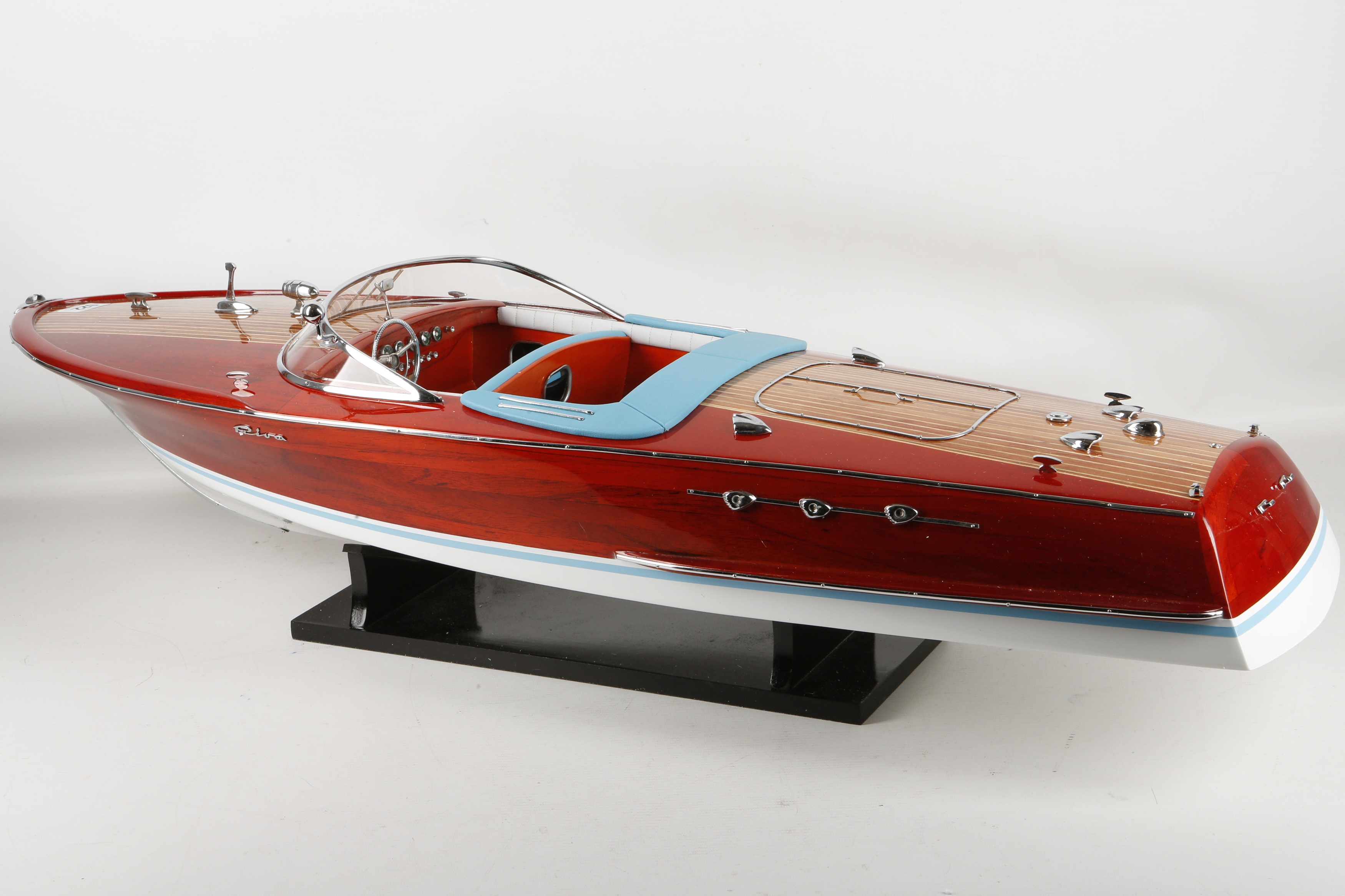 Lot 622 - A Riva model boat, iconic river launch as