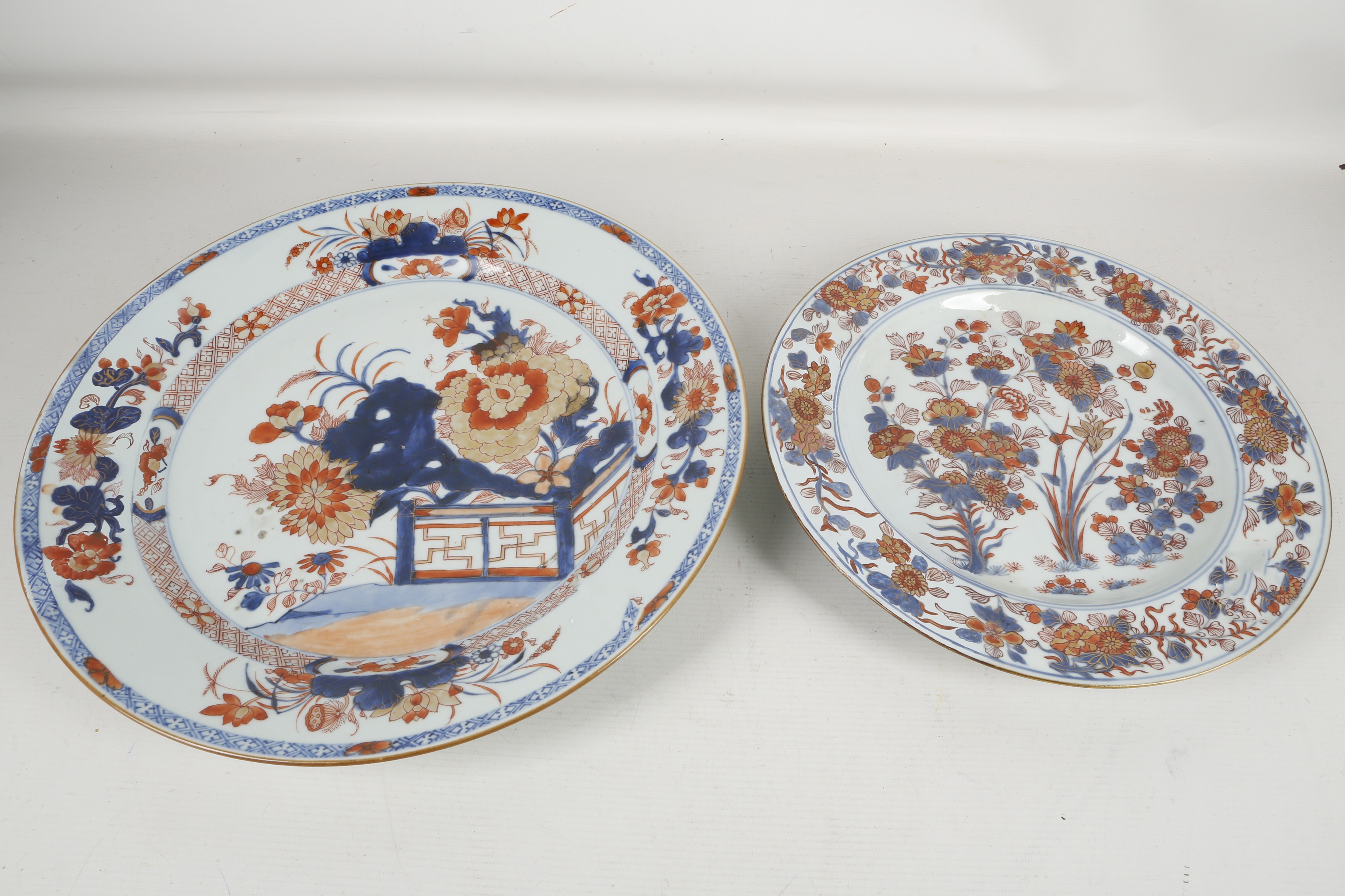 Lot 641 - A large Japanese octagonal Imari pattern