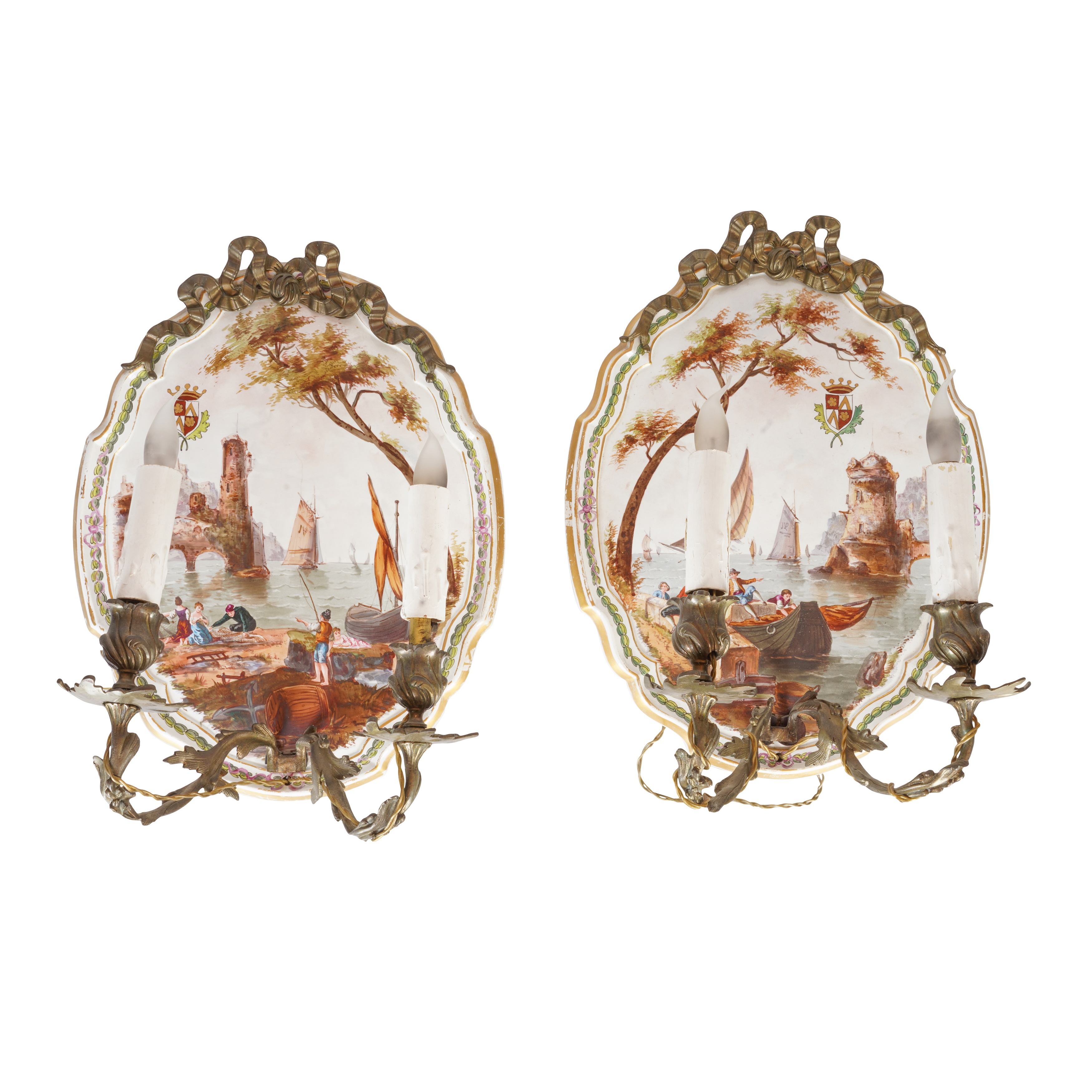 Lot 90 - A pair of French Lille faïence wall sconces