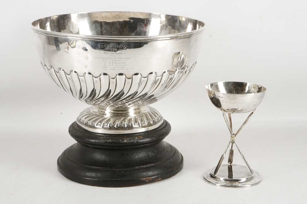 Lot 557 - A late Victorian hallmarked silver rose bowl,