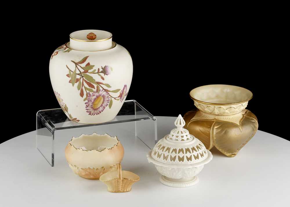 Lot 240 - A GOOD COLLECTION OF ROYAL WORCESTER