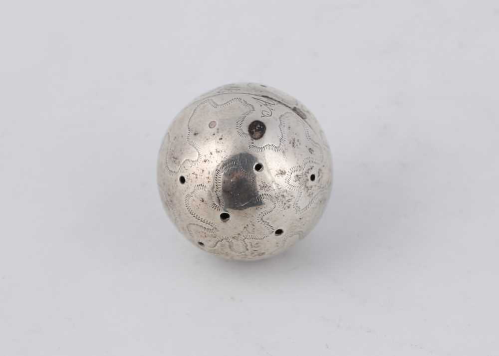 Lot 602 - Antique George III Sterling Silver pomander