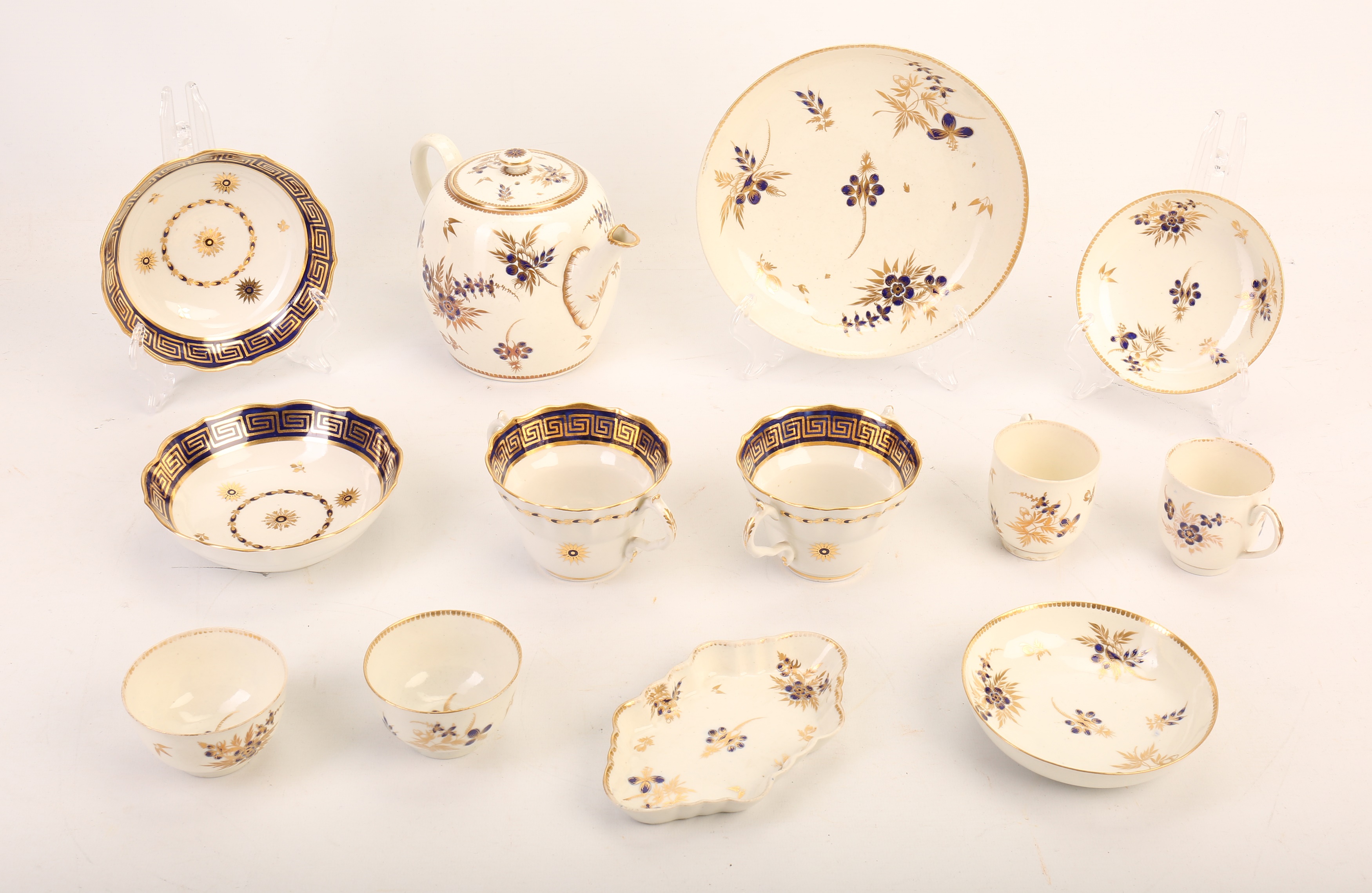 Lot 415 - A COLLECTION OF WORCESTER PORCELAIN TEAWARE,