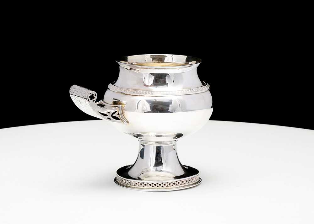 Lot 325 - An Edwardian antique sterling silver