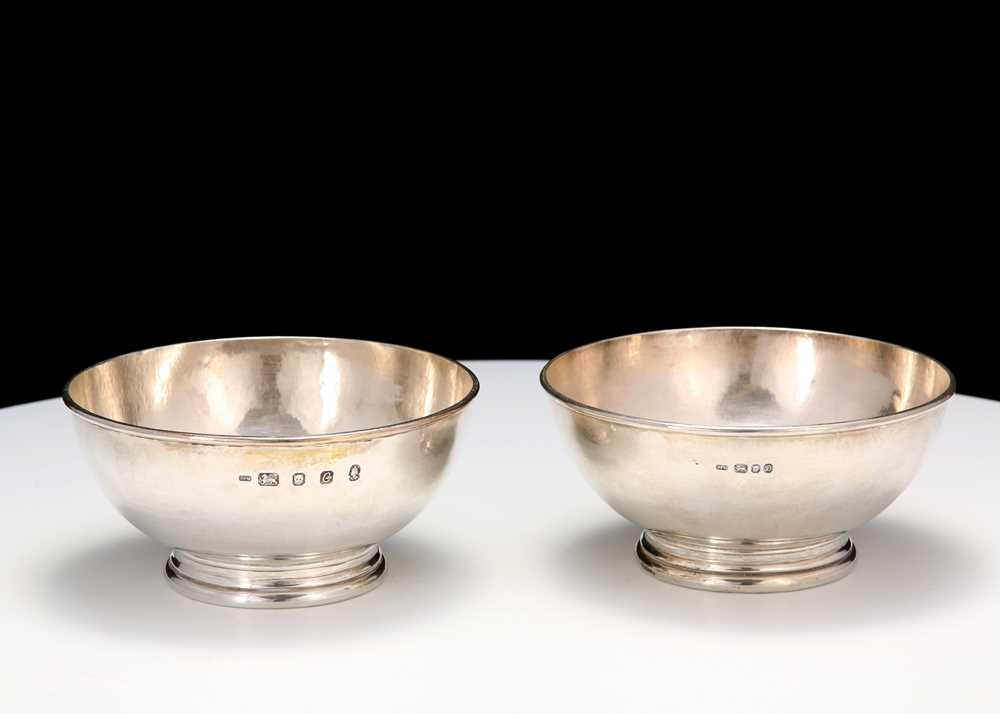 Lot 427 - A matched pair of Elizabeth II modernist