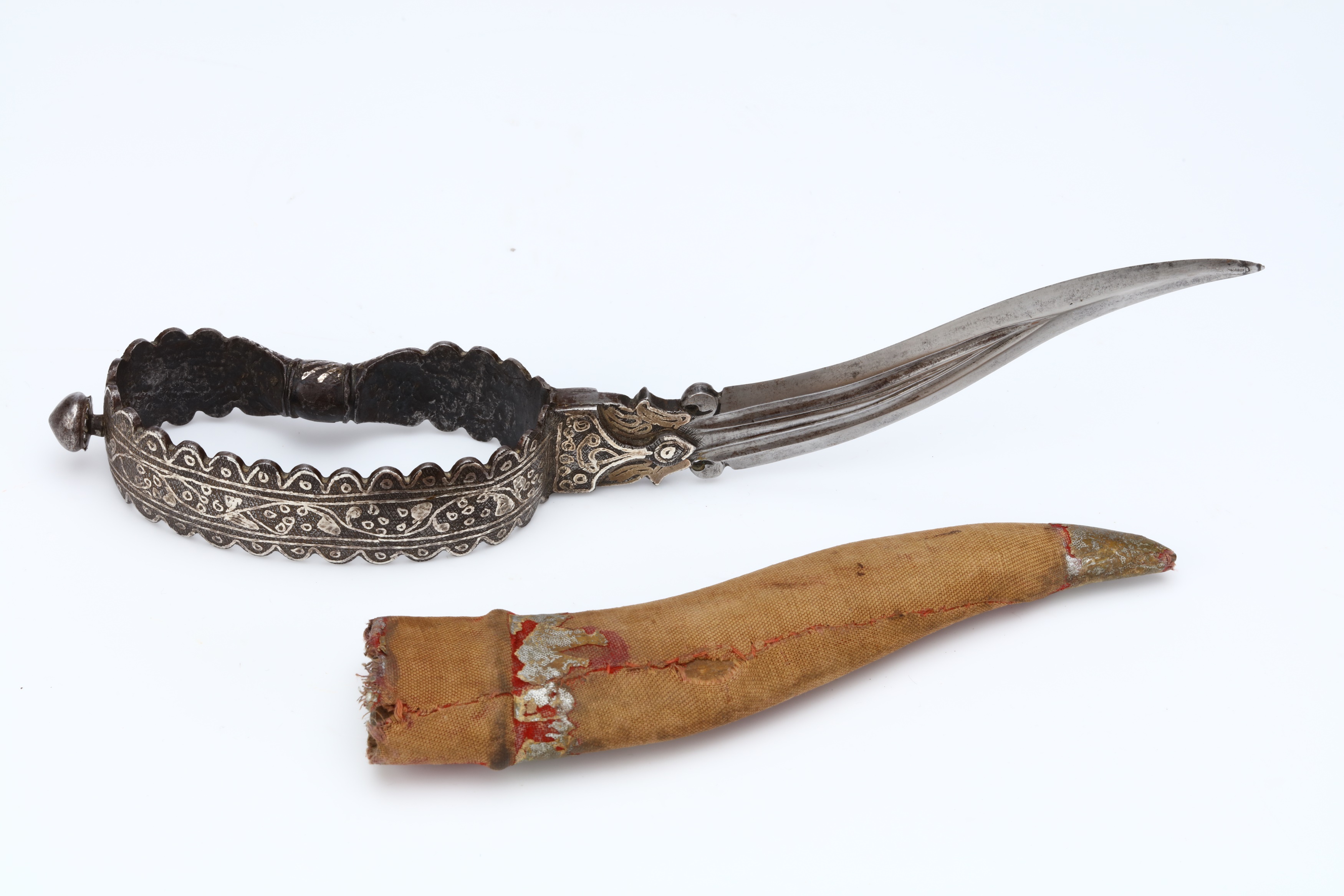 Lot 131 - AN INDIAN BICHWA TYPE DAGGER, with silver