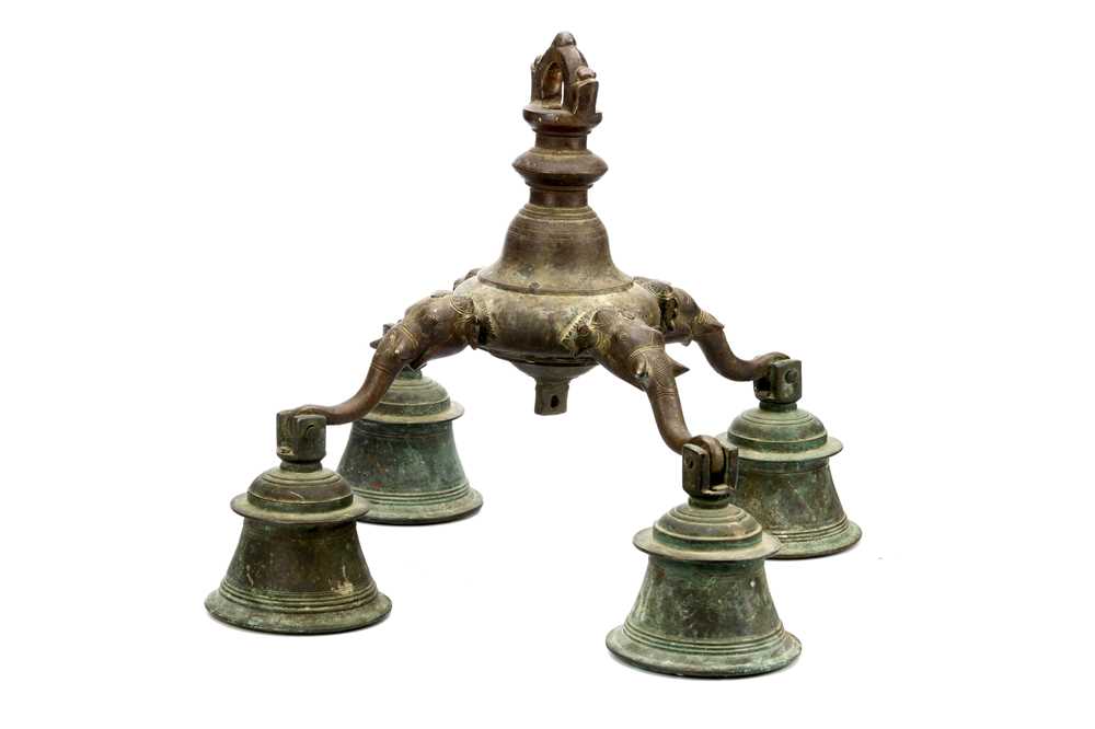 Lot 227 - A RARE SOUTH INDIAN LARGE BRONZE DECCANI