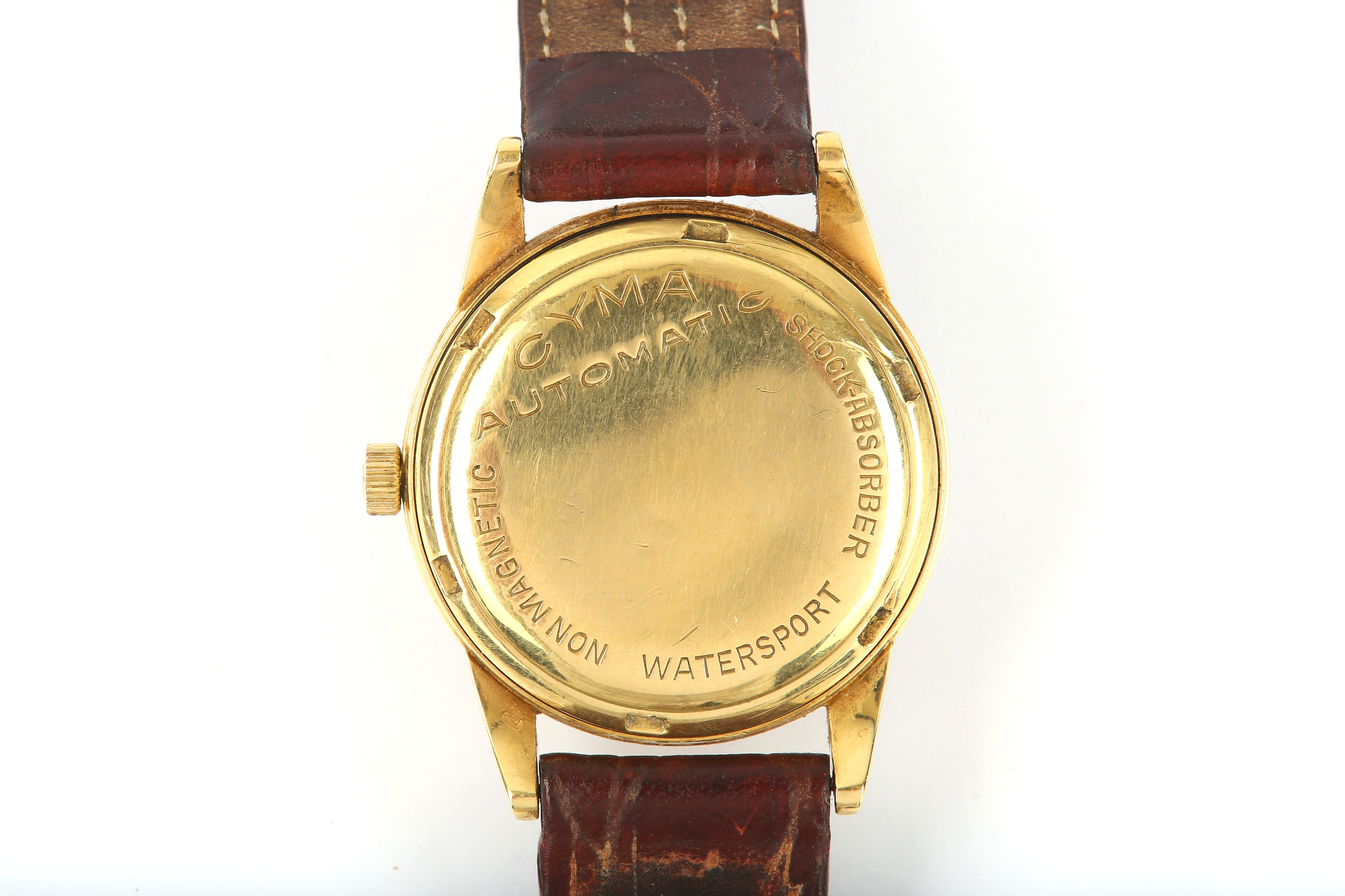Lot 9 - CYMA. AN 18K YELLOW GOLD AUTOMATIC WRISTWATCH.