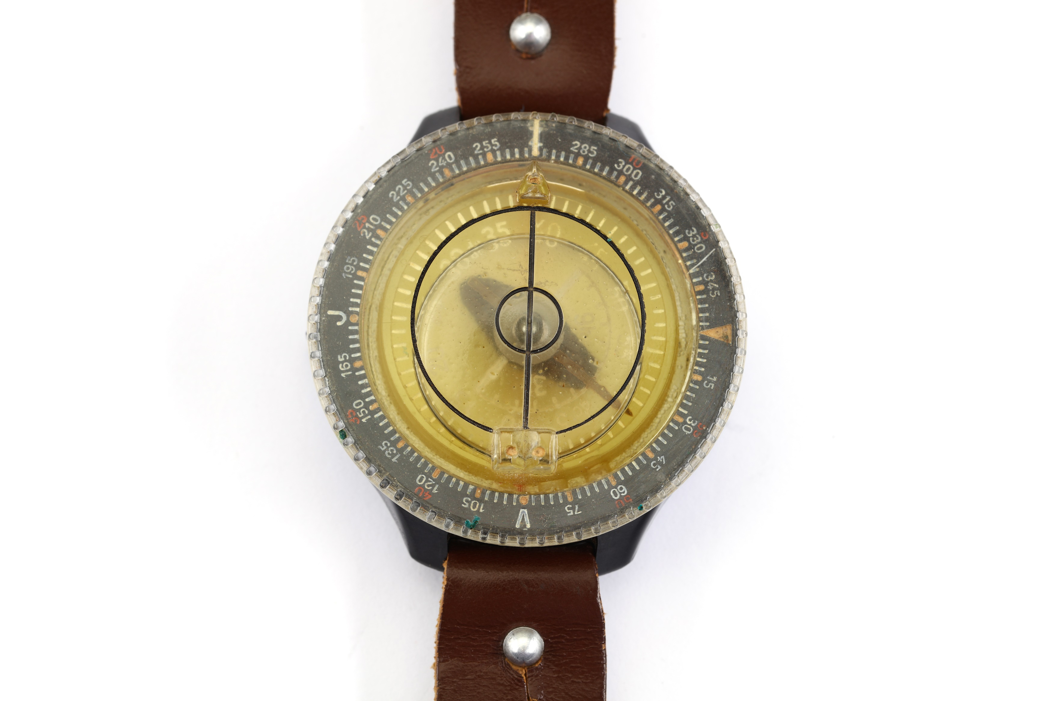 Lot 67 - WWII ERA MILITARY WRIST COMPASS. Date: Circa