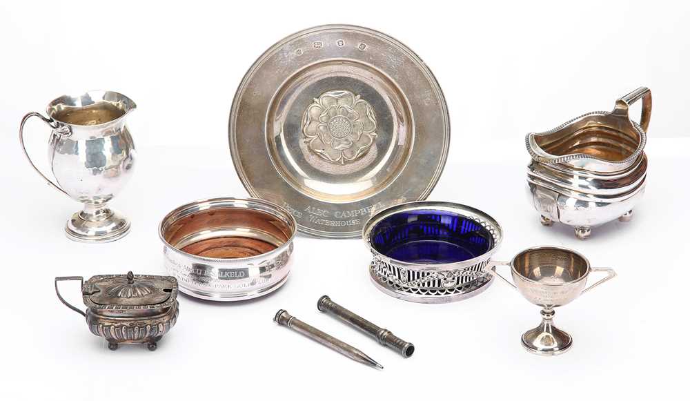 Lot 146 - A mixed group of sterling silver items,