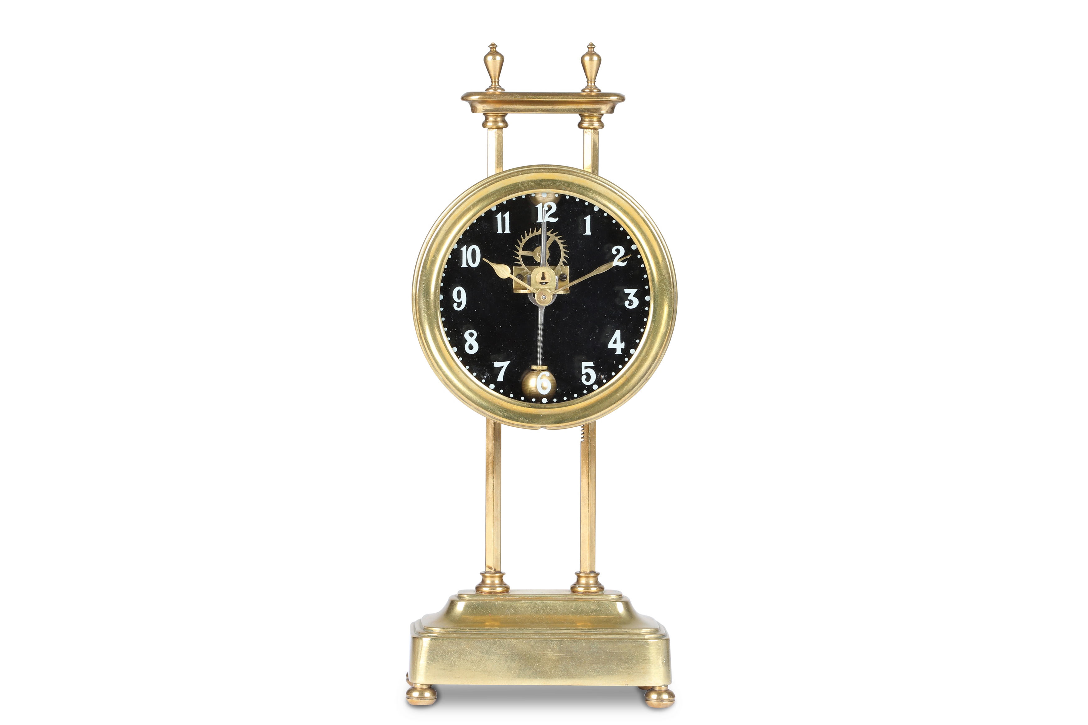 Lot 228 - AN EARLY 20TH CENTURY BRASS GRAVITY CLOCK BY