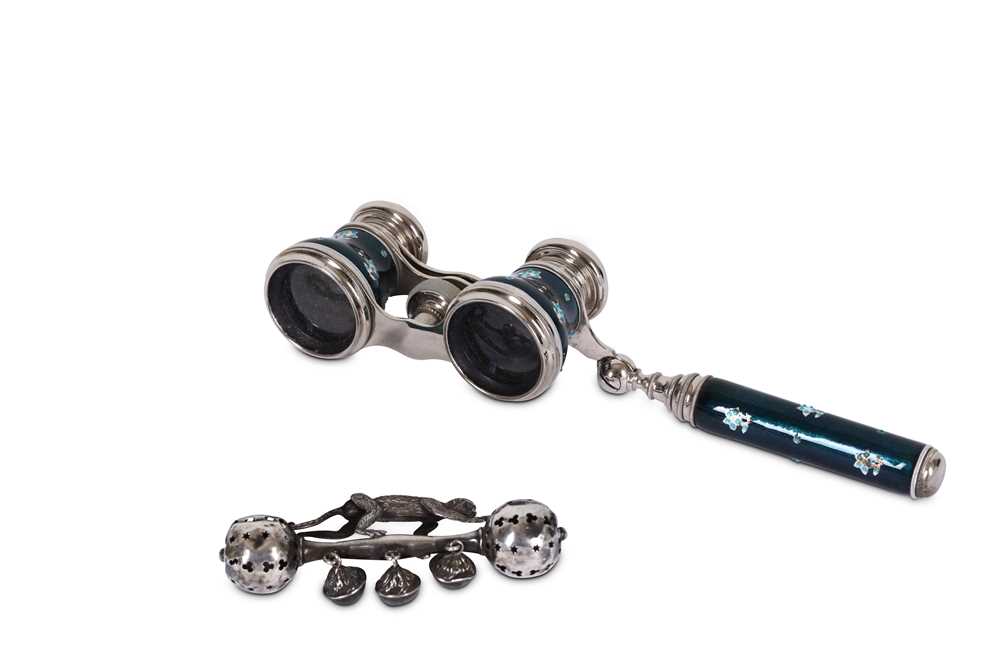 Lot 130 - An Edwardian antique sterling silver rattle,