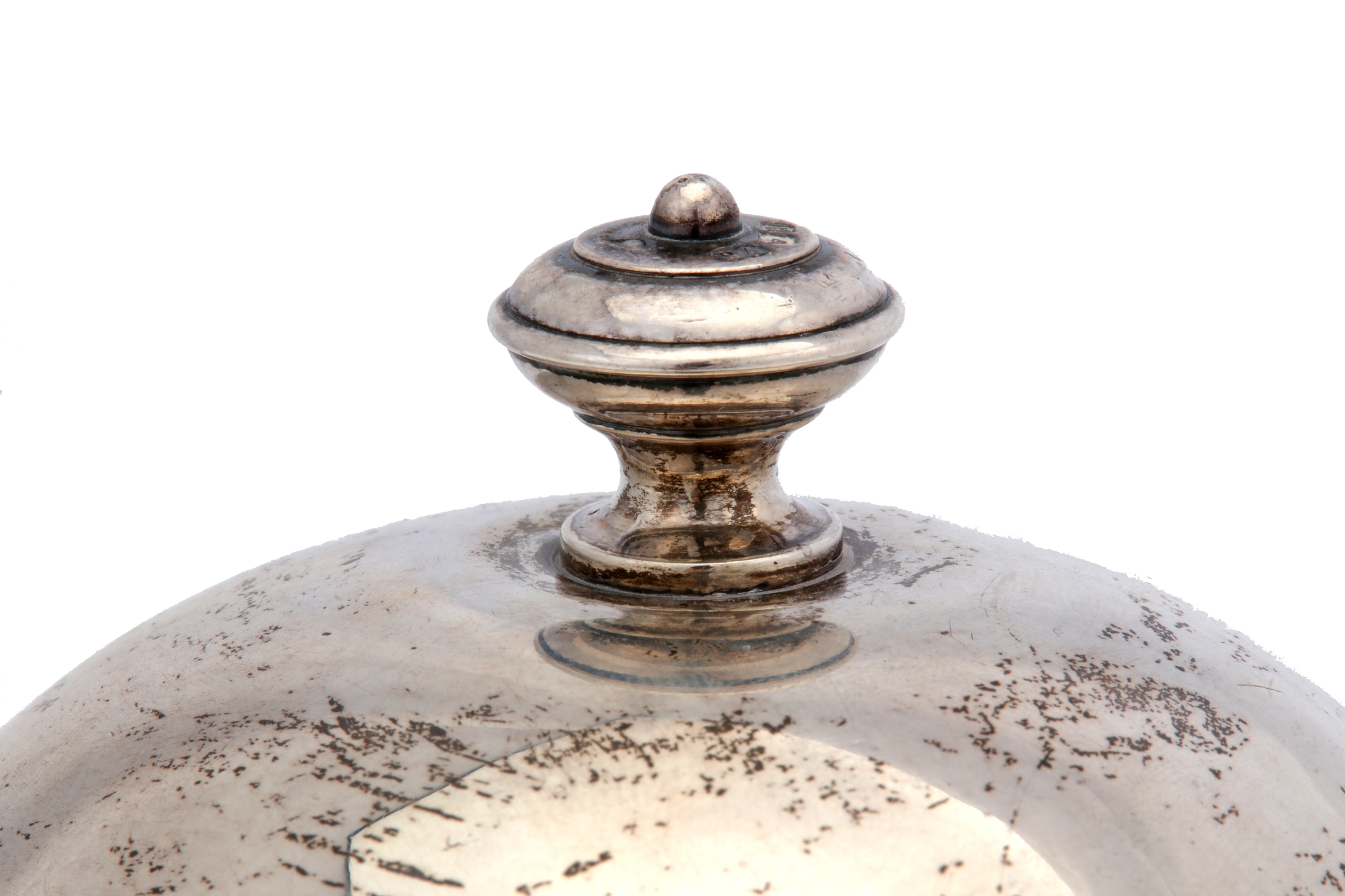 Lot 234 - An Edwardian antique sterling silver muffin