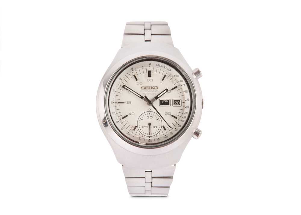 Lot 392 - SEIKO. A STAINLESS STEEL AUTOMATIC CALENDAR