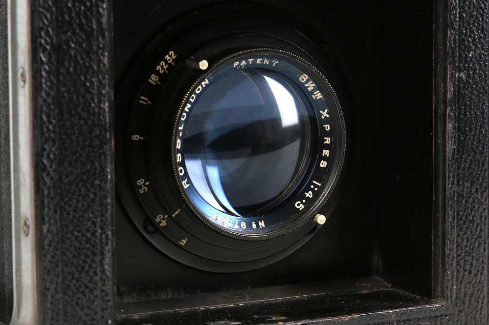 Lot 93 - A Graflex R.B Tele SLR Box Camera Serial No: