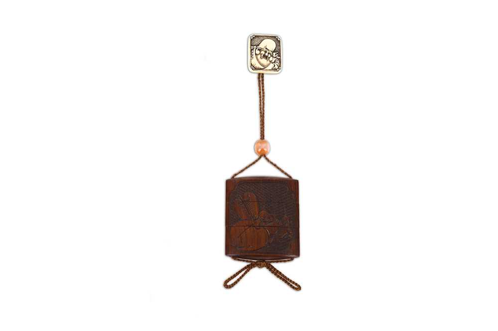 Lot 171 - A JAPANESE WOOD INRO AND AN IVORY NETSUKE.